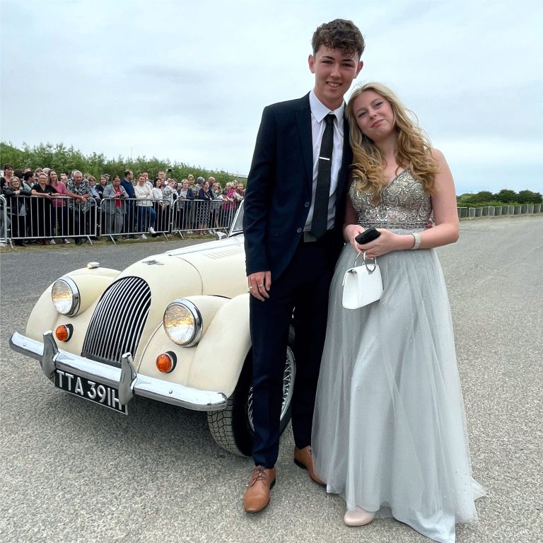 Year 11 celebrate in style at their end of year Prom – Spalding Academy