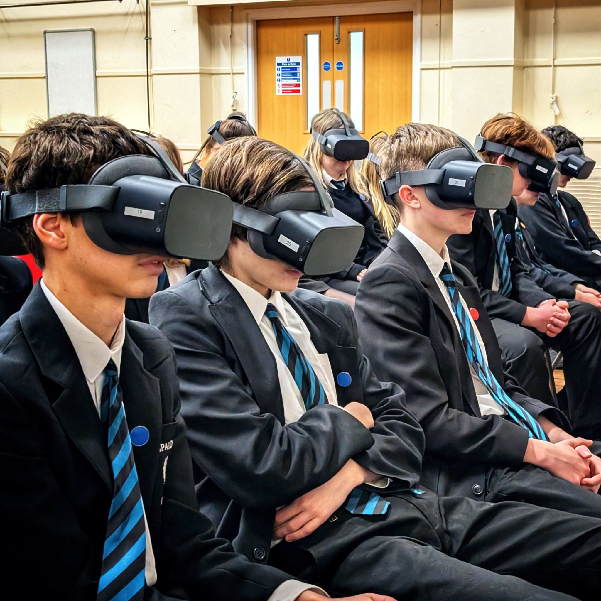 History students step back in time using virtual reality – Spalding Academy